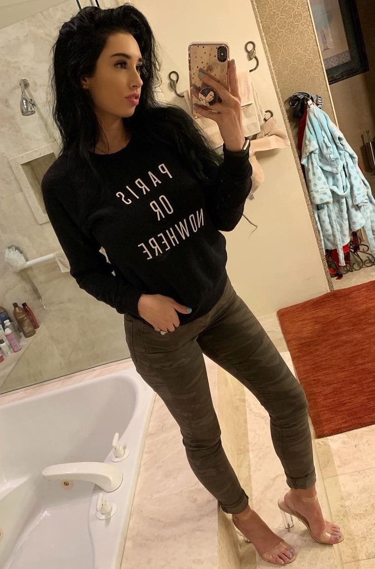 Picture of Paris Dylan