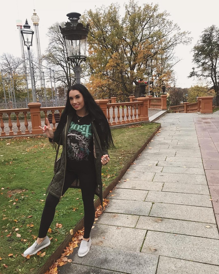 Picture of Paris Dylan