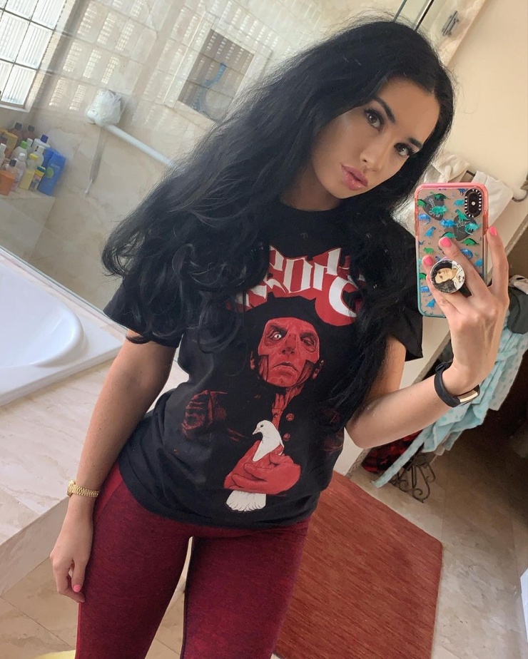 Picture of Paris Dylan