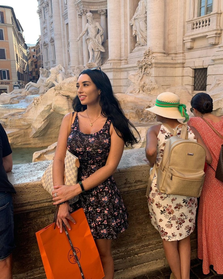 Picture of Paris Dylan