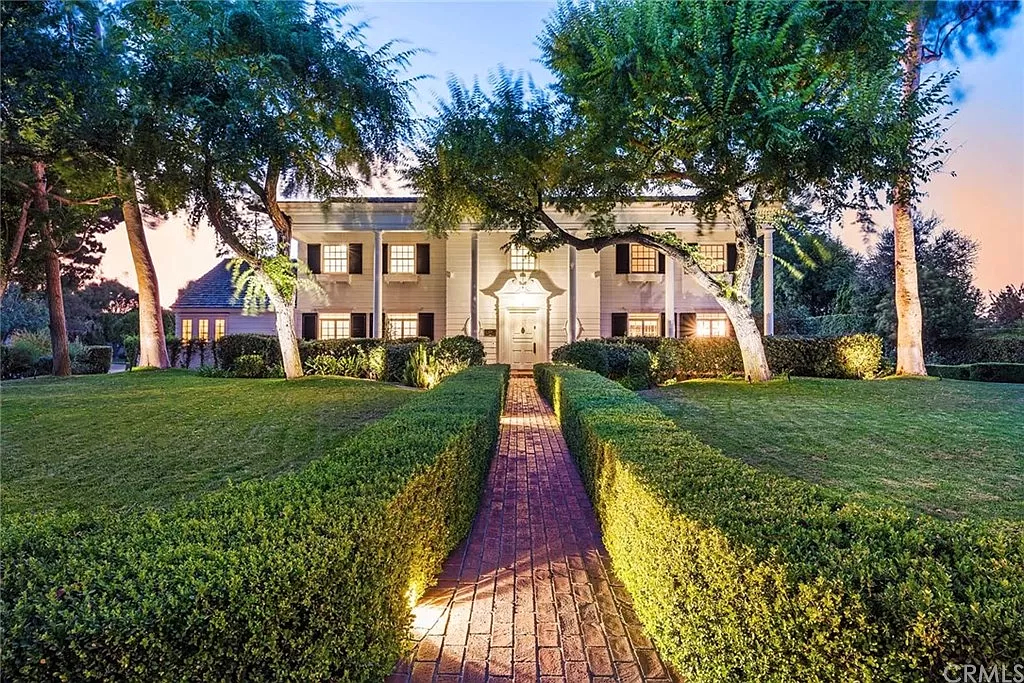 Picture of 4225 Country Club Dr, Long Beach, CA 90807