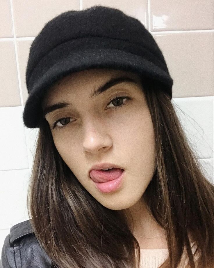 Picture of Sarah Curr