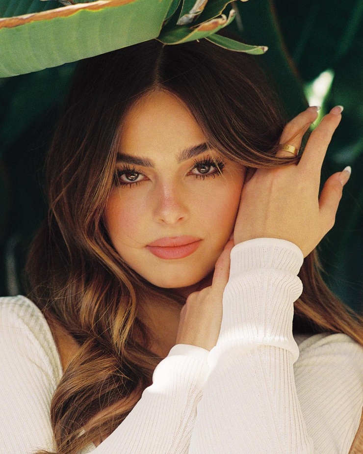 Addison Easterling image