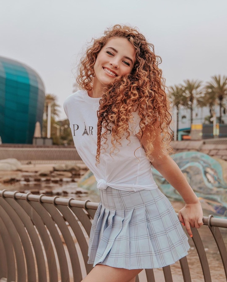 Picture of Sofie Dossi