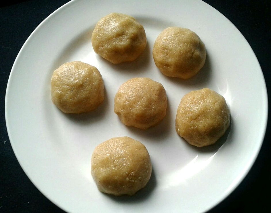 Plain Rava Ladoos