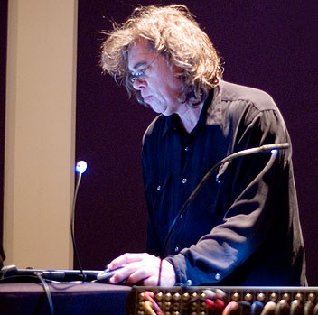 Steve Roach picture