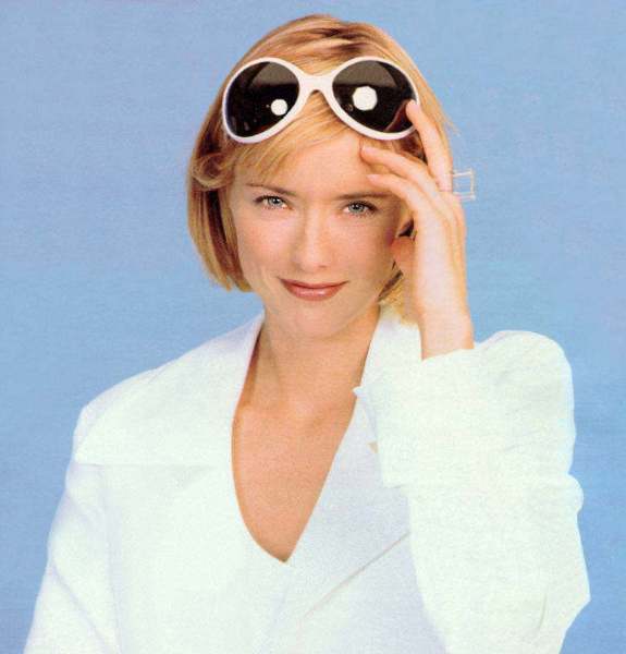 Téa Leoni image
