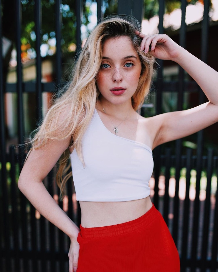Picture of Isa Dias