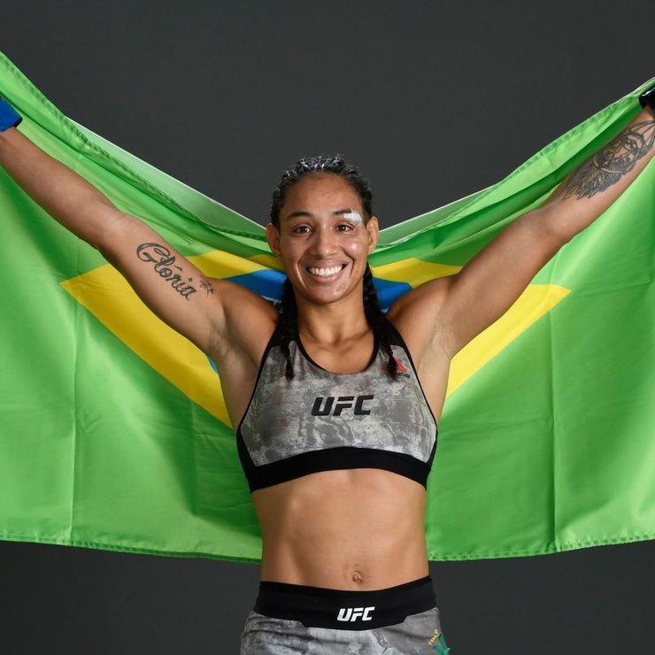 Picture of Taila Santos