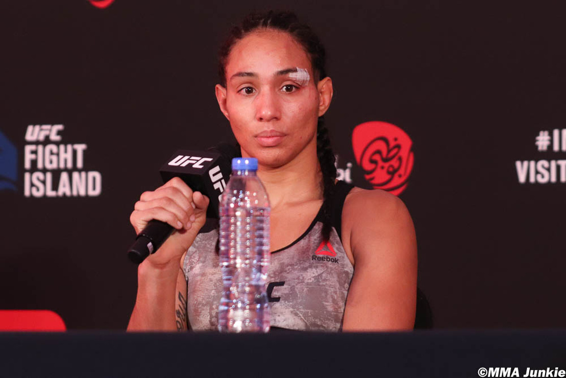 Picture of Taila Santos