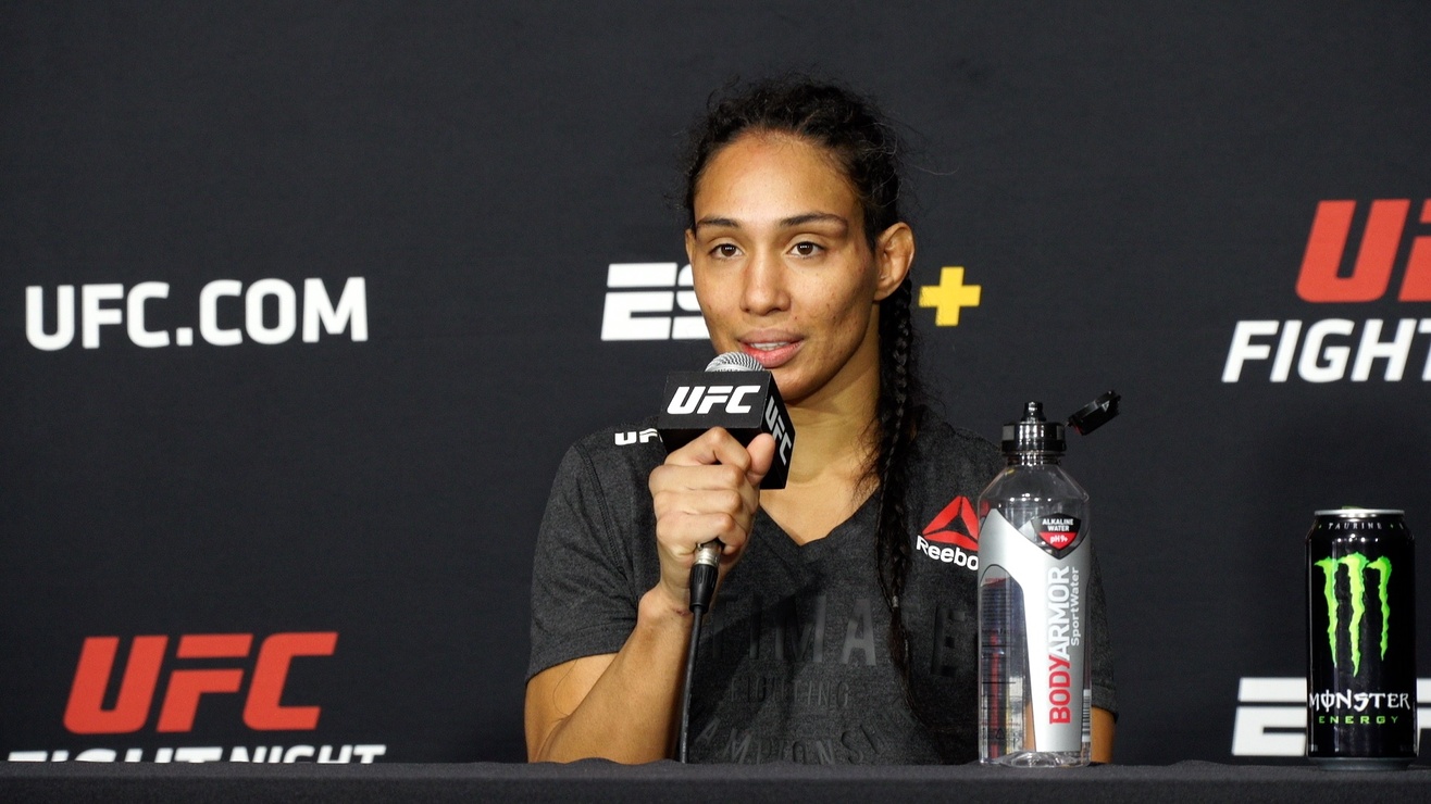 Picture of Taila Santos