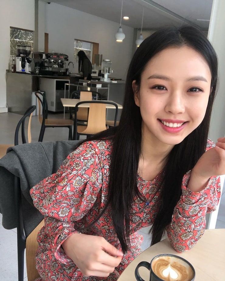 Picture of Go Min-Si