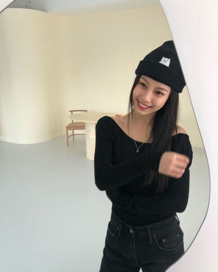 Picture of Go Min-Si