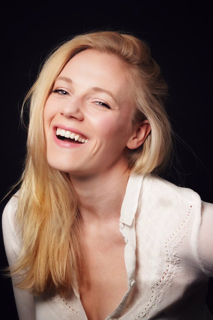 Emma Bell image