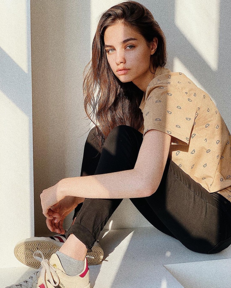 Picture of ANA ROSSOLOVICH