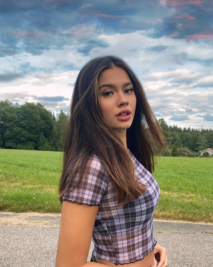 Picture of Vanessa Johansson model