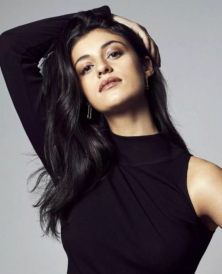 Picture of Anya Chalotra