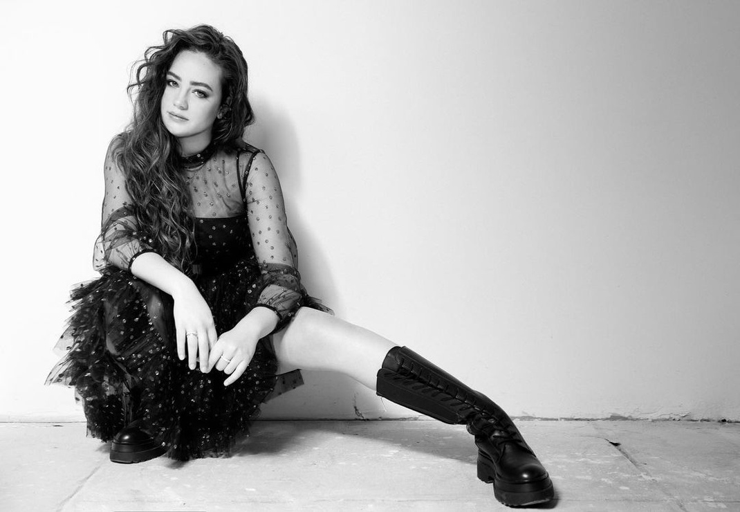 Picture of Mary Mouser