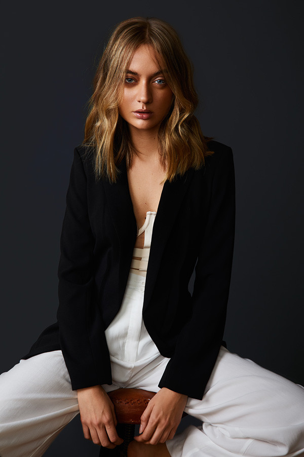 Elisabeth Aronis image