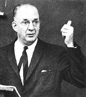 Professor Prange teaching history