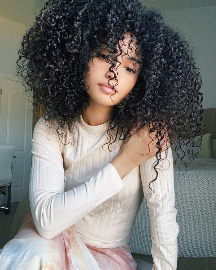 Kayla Phillips picture