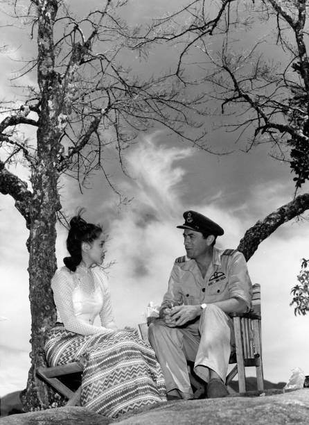 Win Min Than, Gregory Peck