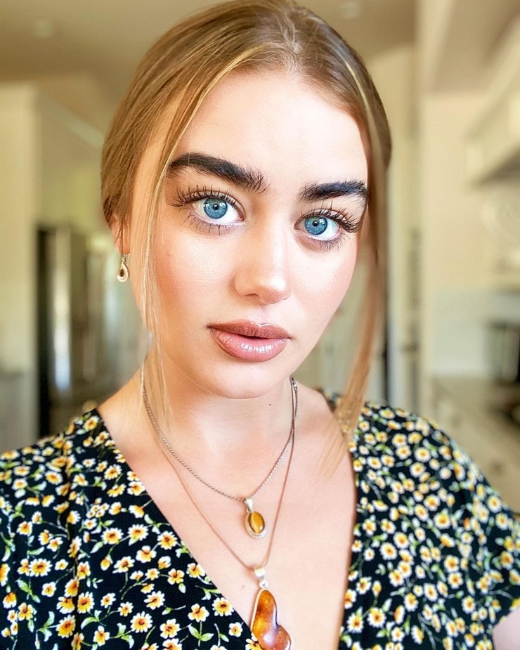 Picture of Alli Hart