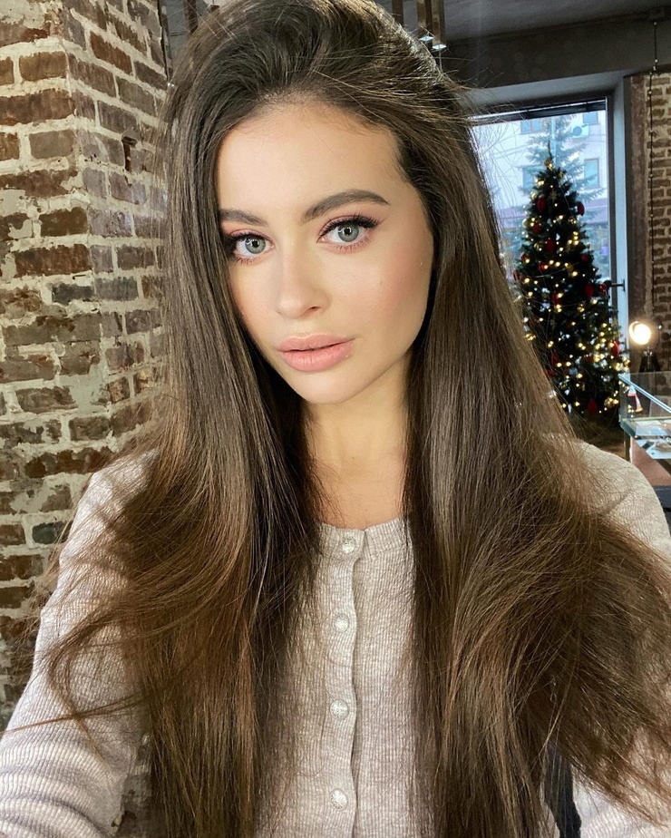 Alina Sabirova image