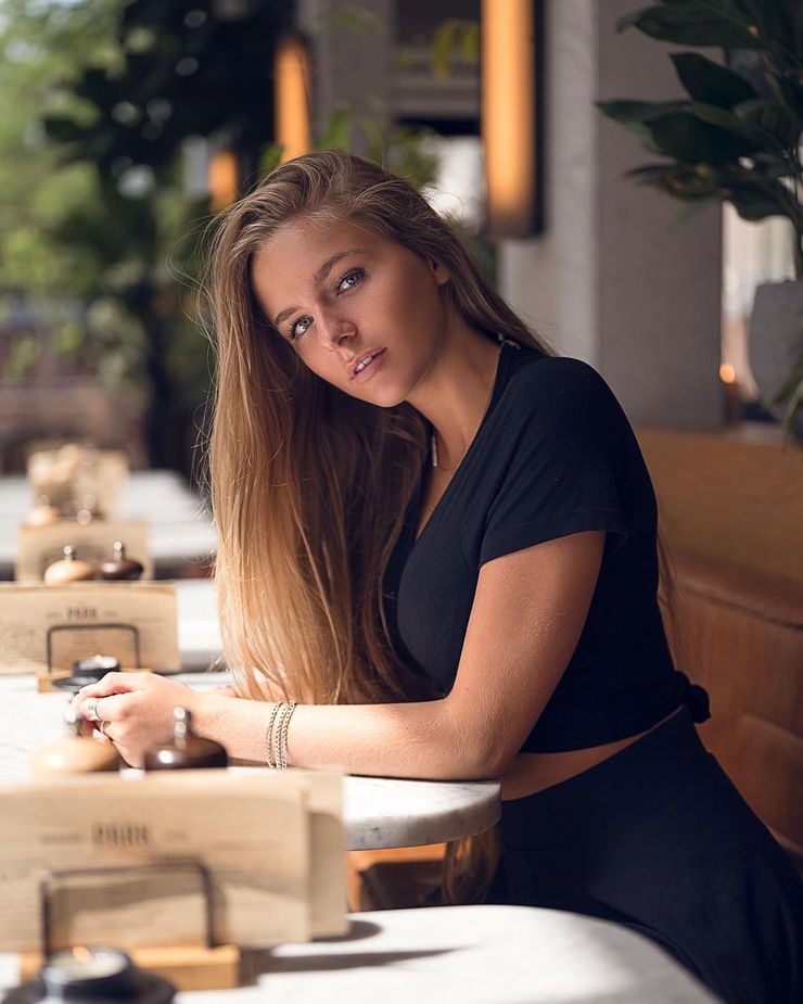 Picture of Lies Zhara