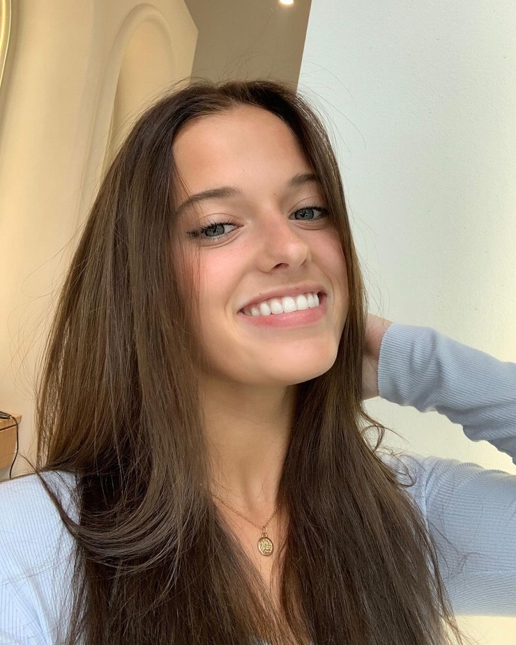 Picture of taya brooks