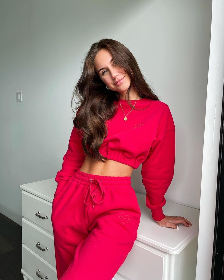 Brit Manuela (model) picture