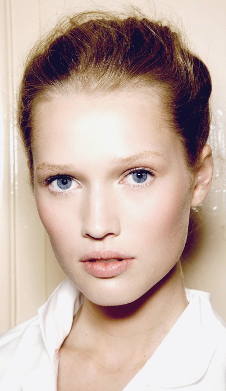 Picture of Toni Garrn