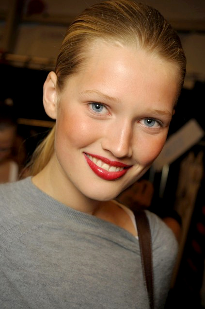 Picture of Toni Garrn