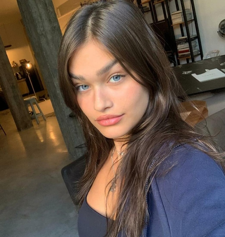 Picture of romi frenkel