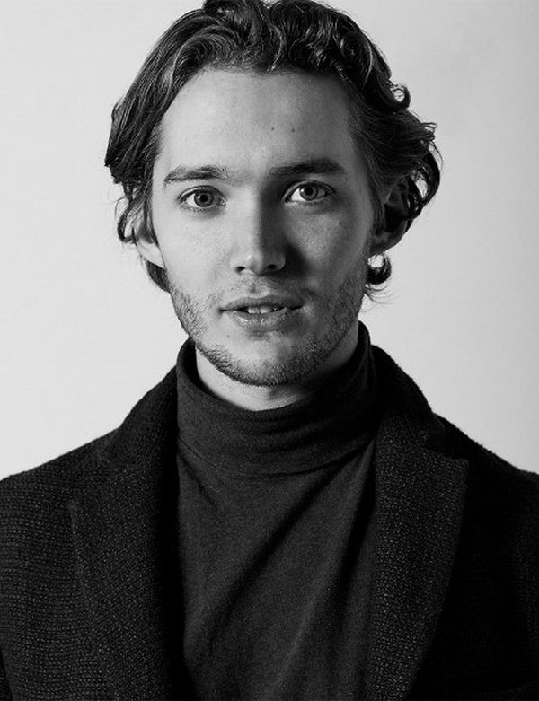 Picture of Toby Regbo