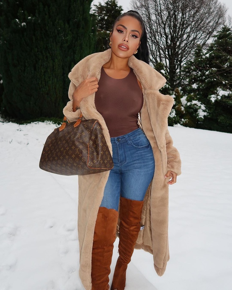 Chloe Saxon picture