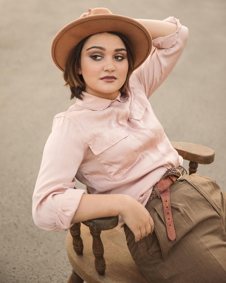 Image of Ariela Barer