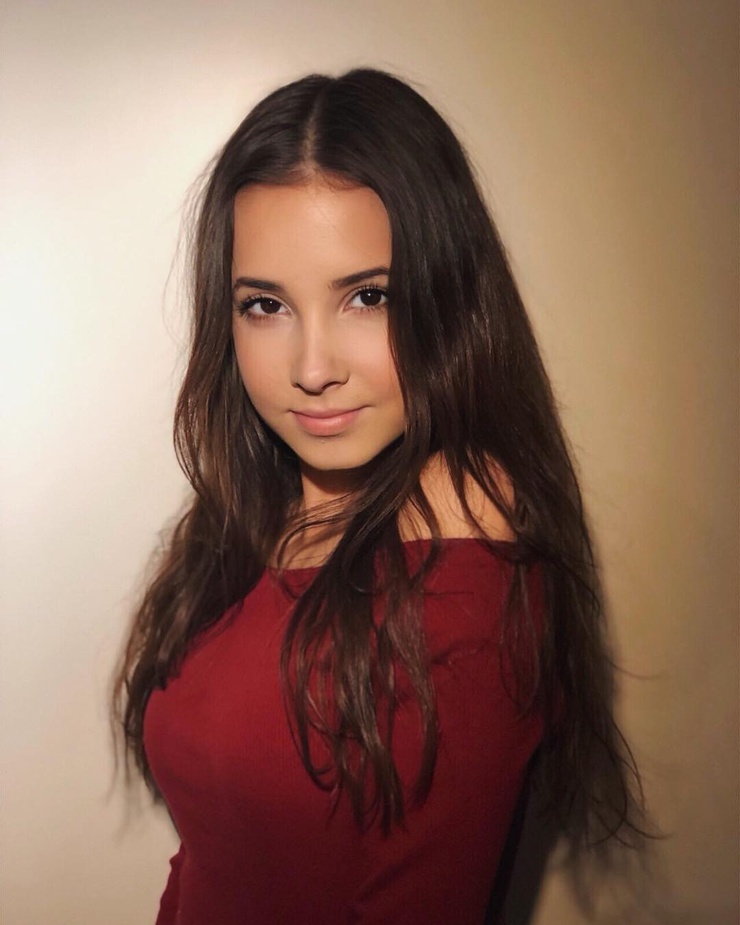 Picture of Lara Kimpel