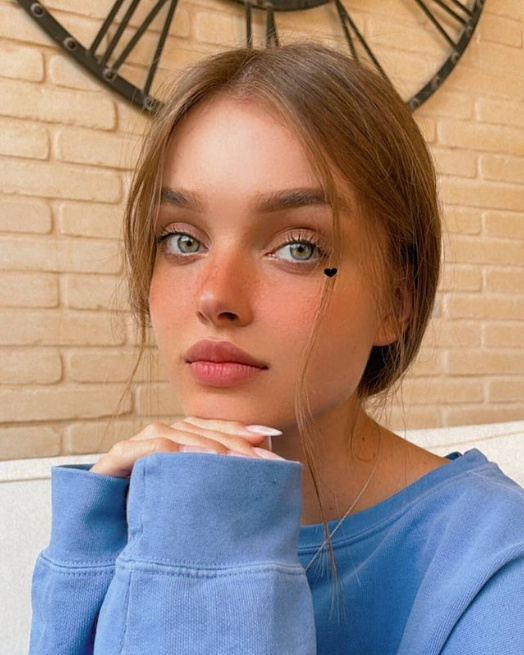 Anna Zak image
