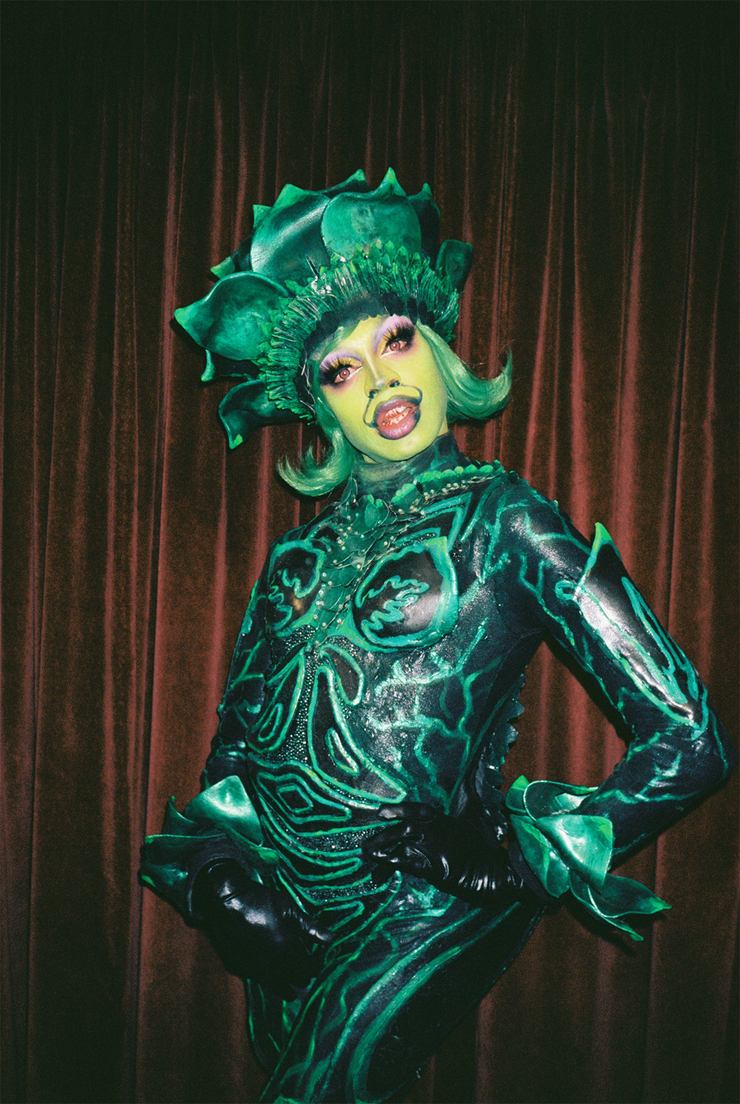 Picture of Yvie Oddly