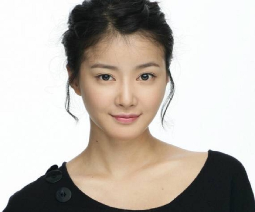 Image of Lee Si-young