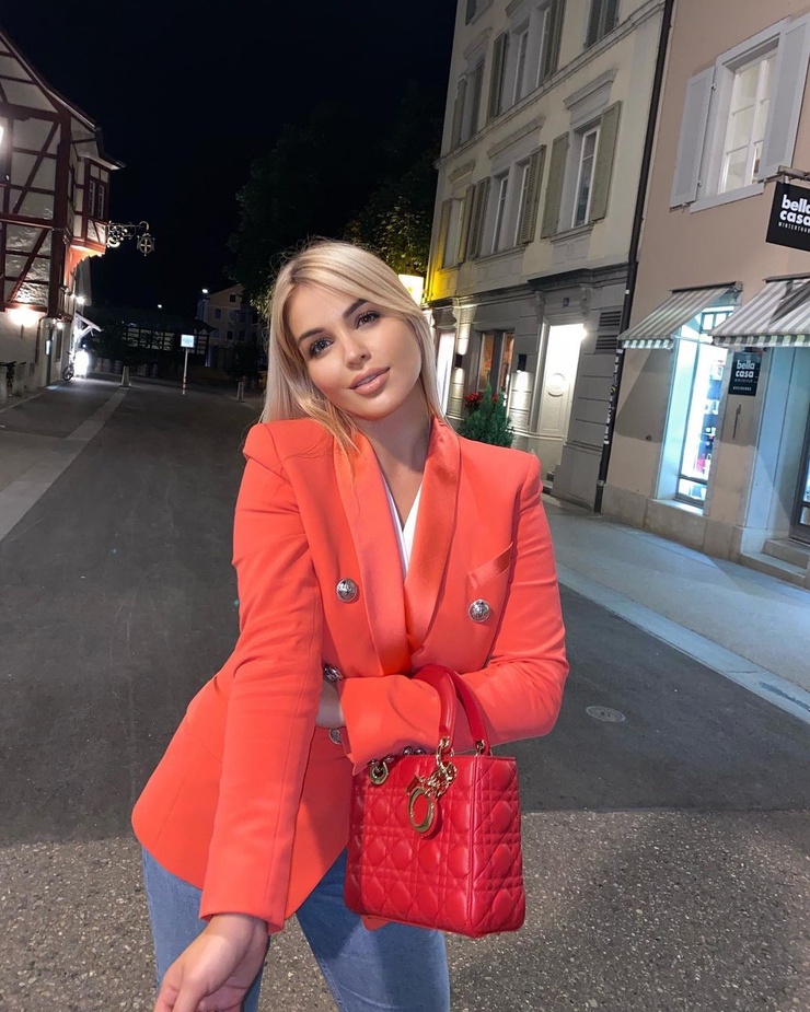 Picture of Afrona Dika