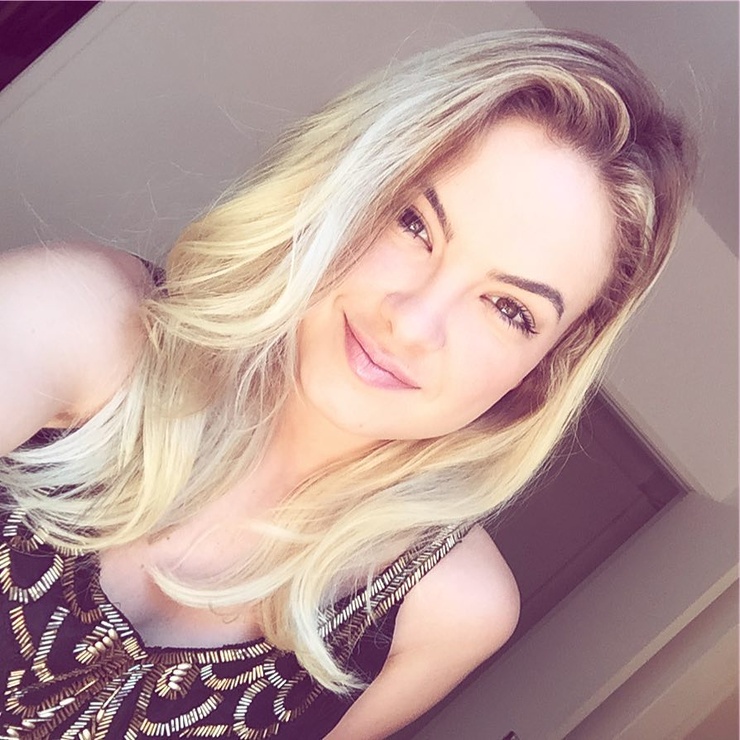 Picture of Lua Blanco