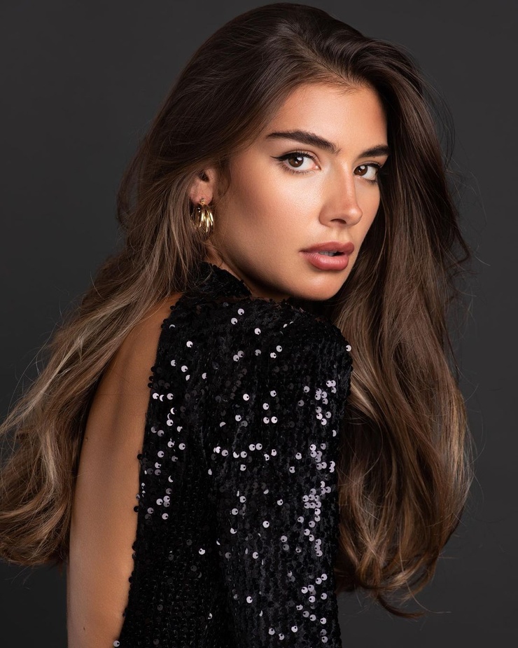 Megan Coleman model picture