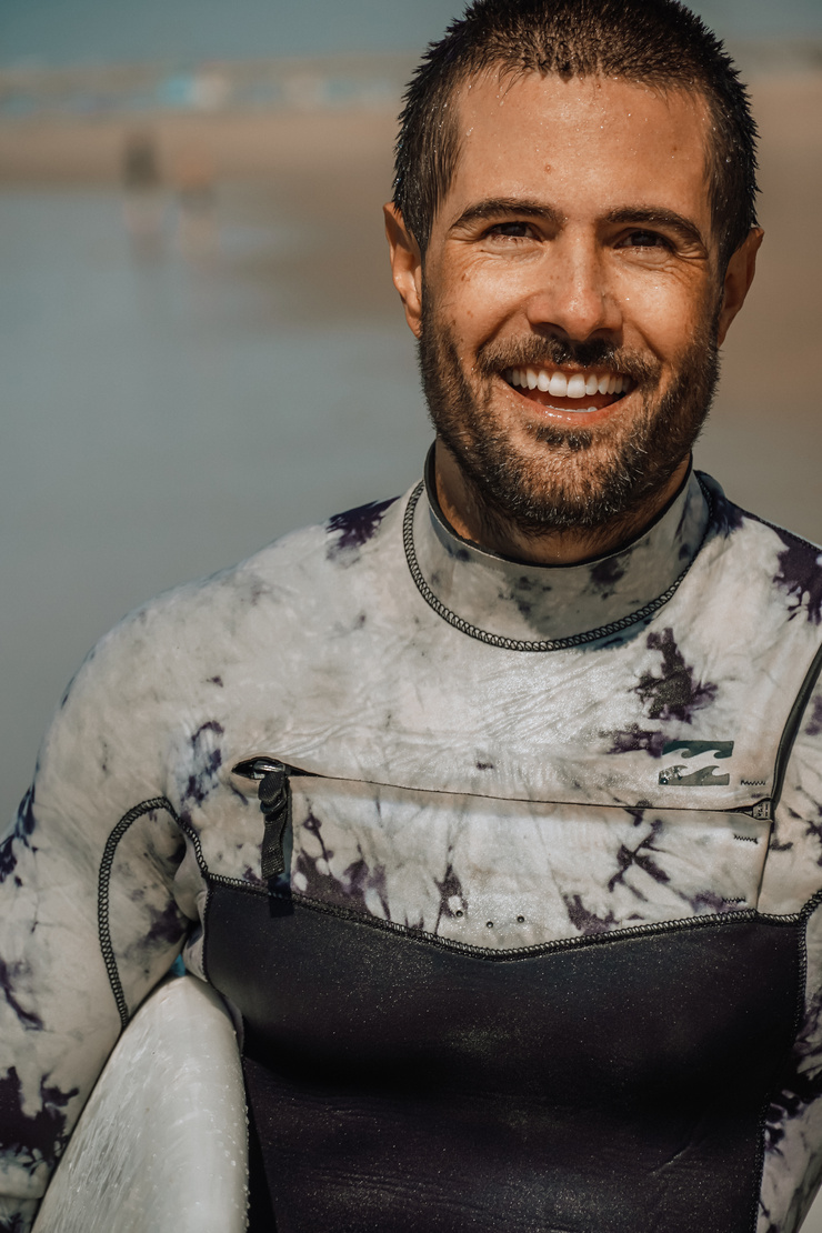 Paul Vandervort surfing