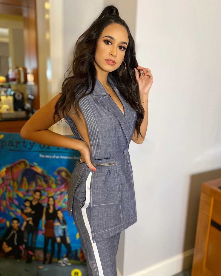 Picture of Emily Tosta