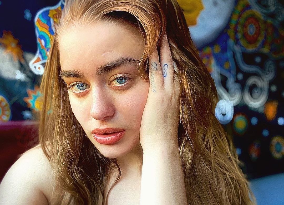 Picture of Alli Hart