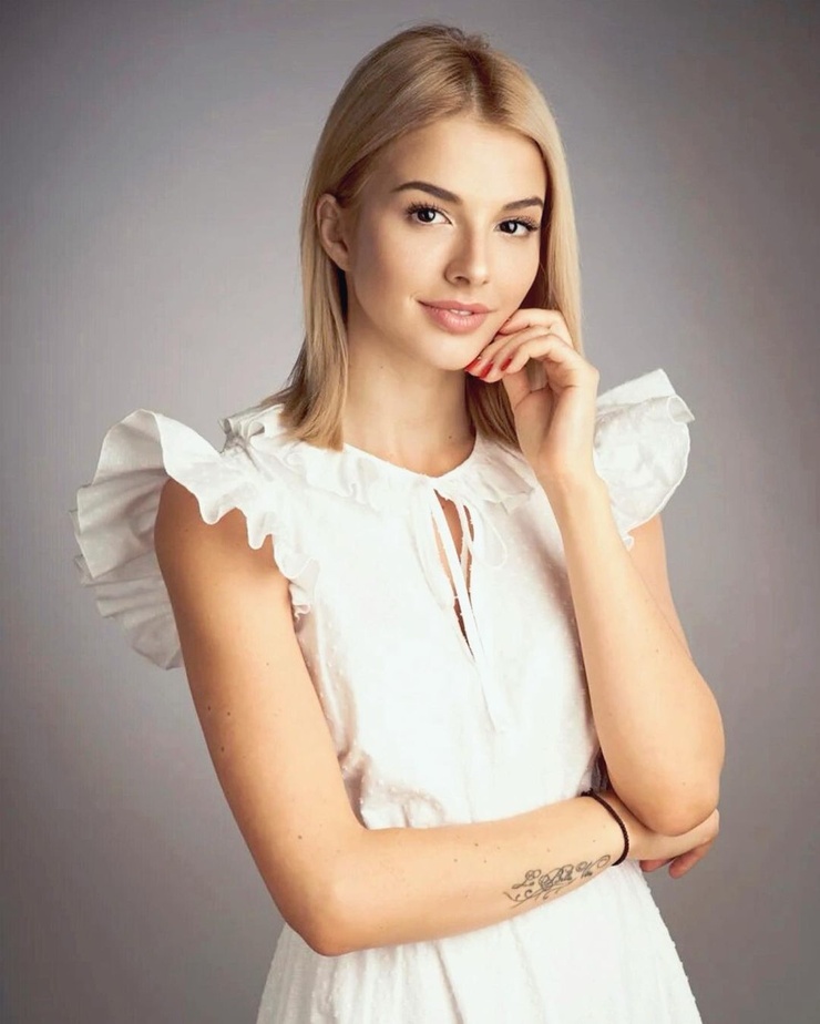 Picture of Angelina Aisman