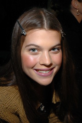 Picture of Alexandra Tomlinson