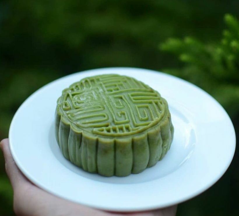Matcha mooncake